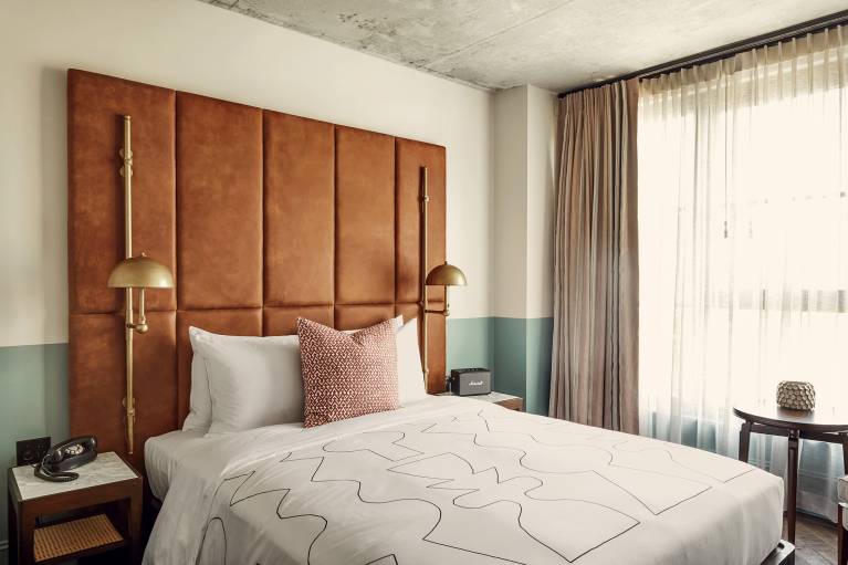Book Chicago Hotel Rooms | The Hoxton, Chicago